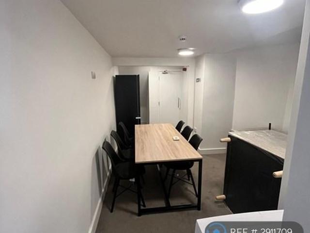 1 bedroom in a house share to rent
