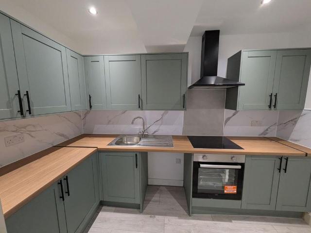 1 bedroom in a house share to rent