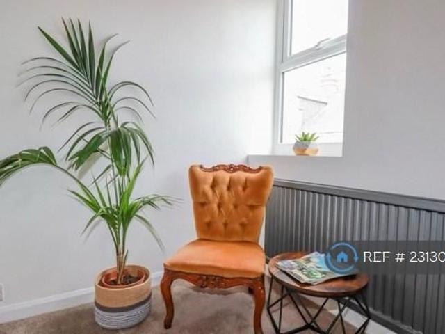1 bedroom in a house share to rent