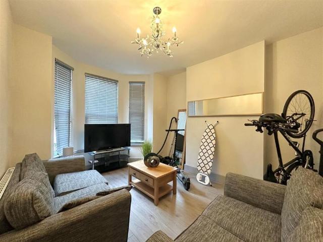 1 bedroom in a house share to rent