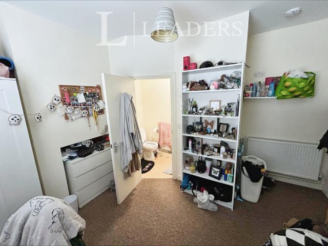 1 bedroom in a house share to rent