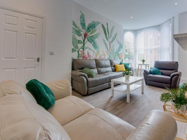 1 bedroom in a house share to rent