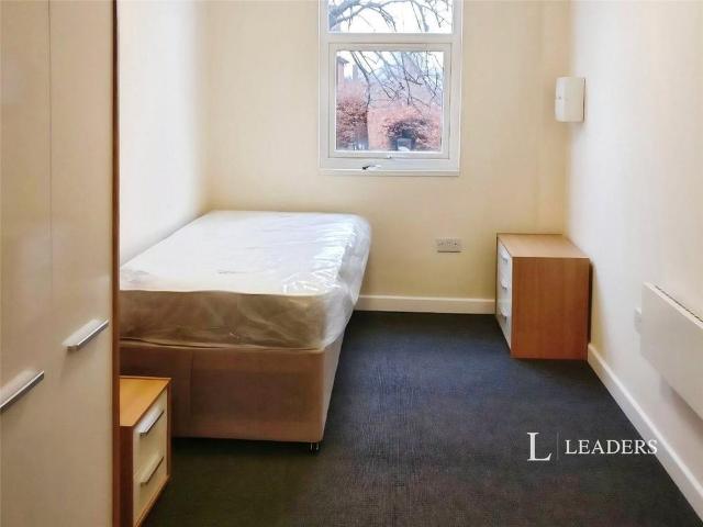 1 bedroom in a house share to rent
