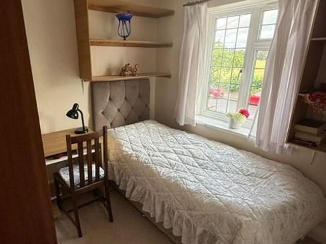 1 bedroom in a house share to rent