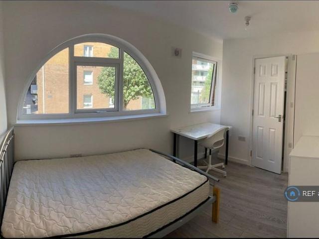 1 bedroom in a house share to rent