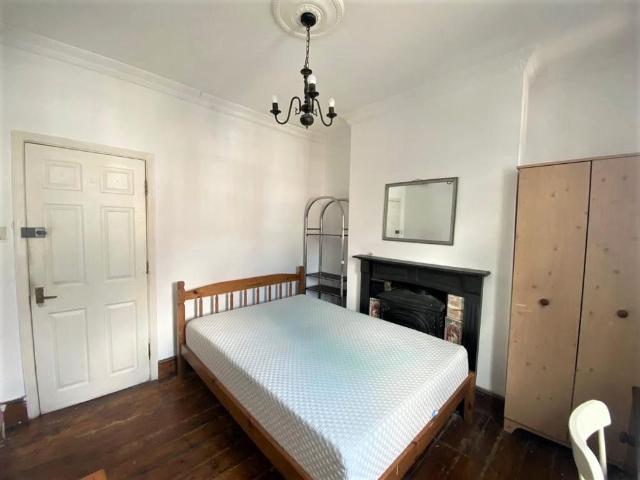 1 bedroom in a house share to rent