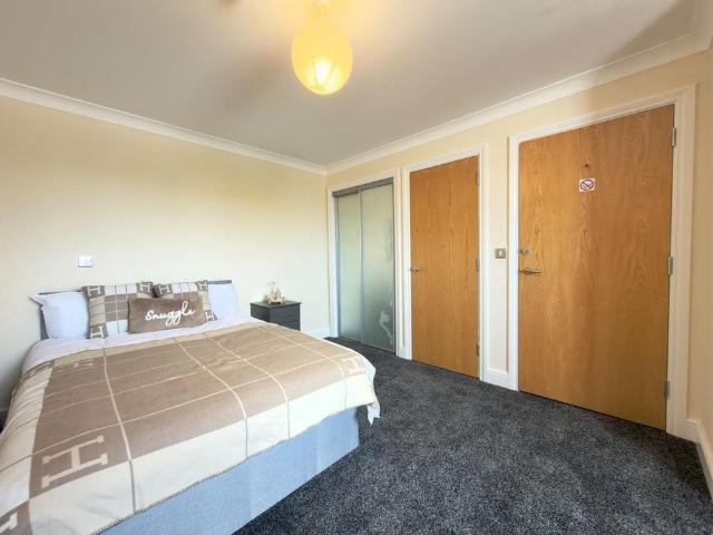 1 bedroom in a house share to rent