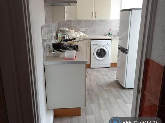 1 bedroom in a house share to rent