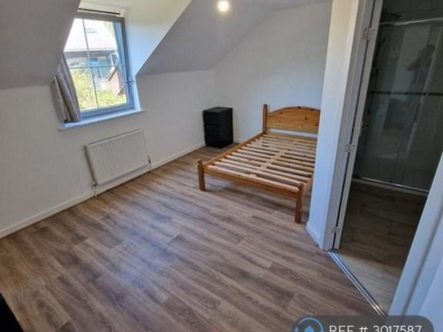 1 bedroom in a house share to rent