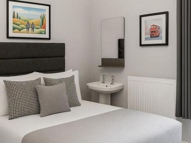 1 bedroom in a house share to rent
