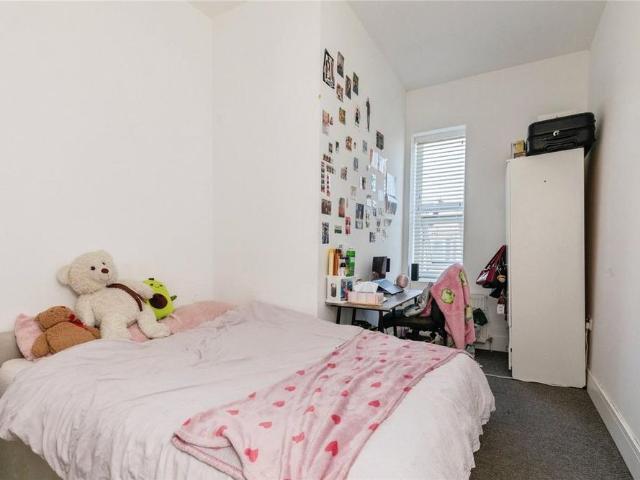 1 bedroom in a house share to rent