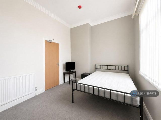 1 bedroom in a house share to rent