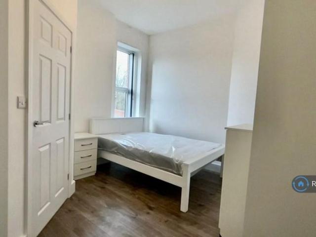 1 bedroom in a house share to rent