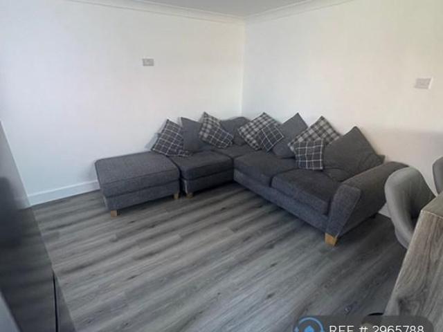 1 bedroom in a house share to rent