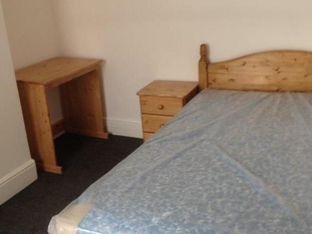 1 bedroom in a house share to rent