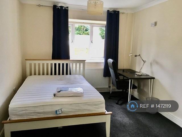 1 bedroom in a house share to rent
