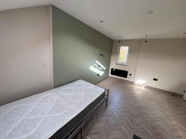 1 bedroom in a house share to rent