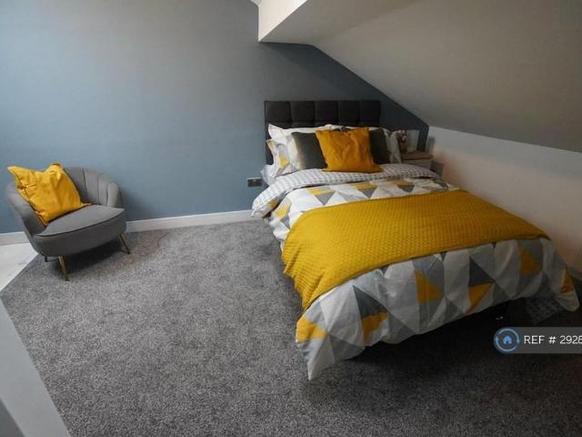 1 bedroom in a house share to rent