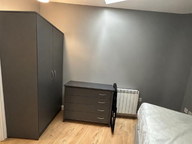 1 bedroom in a house share to rent