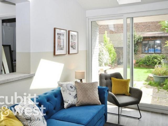 1 bedroom in a house share to rent