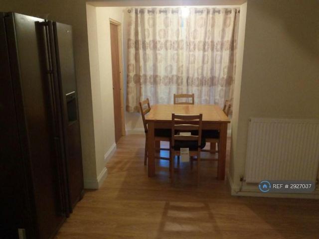 1 bedroom in a house share to rent