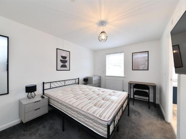 1 bedroom in a house share to rent