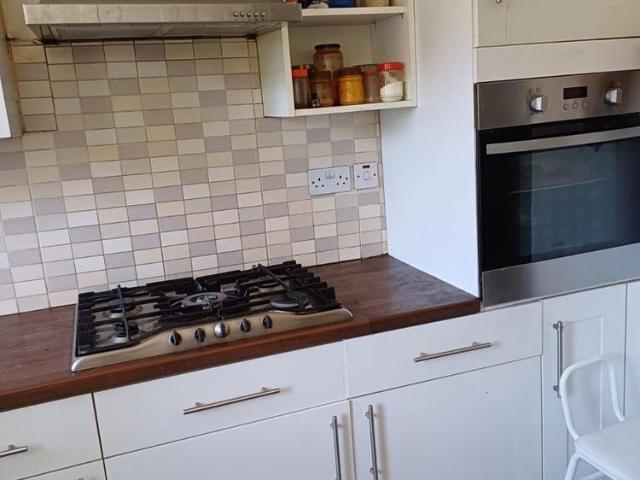 1 bedroom in a house share to rent