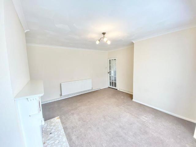 1 bedroom in a house share to rent