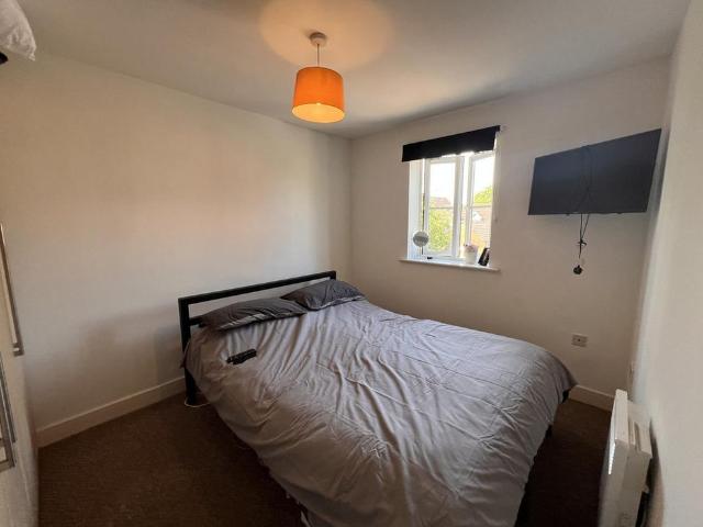 1 bedroom in a house share to rent