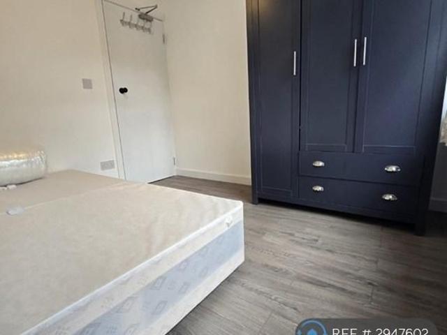 1 bedroom in a house share to rent