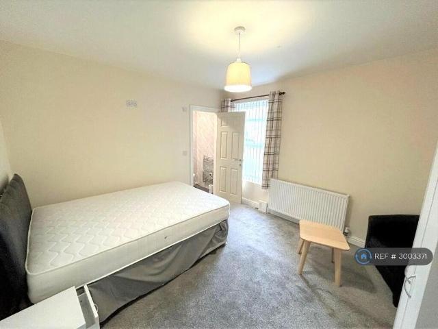 1 bedroom in a house share to rent