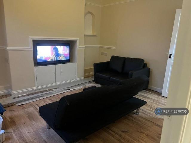 1 bedroom in a house share to rent
