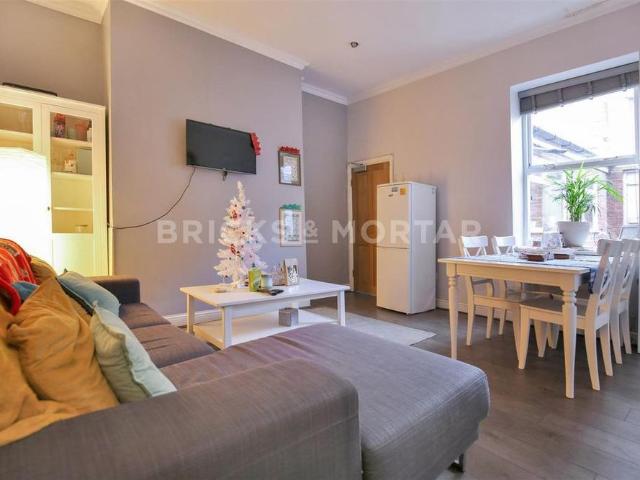 1 bedroom in a house share to rent