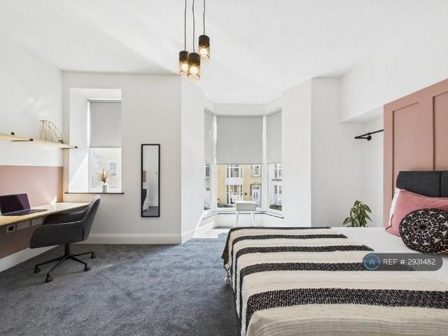1 bedroom in a house share to rent