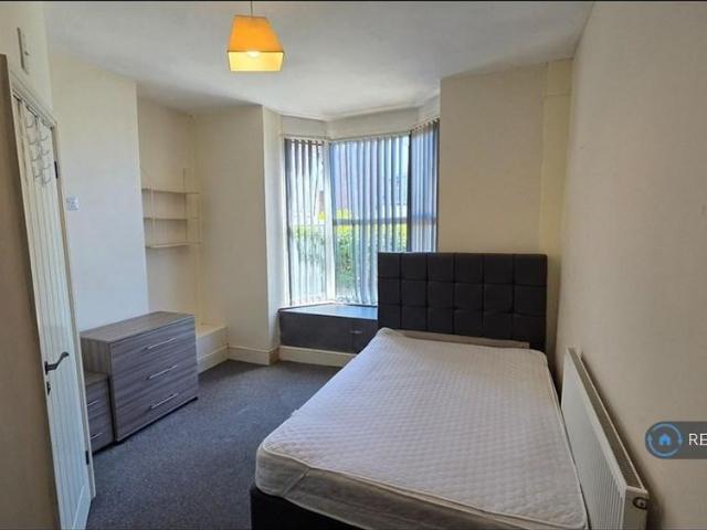 1 bedroom in a house share to rent