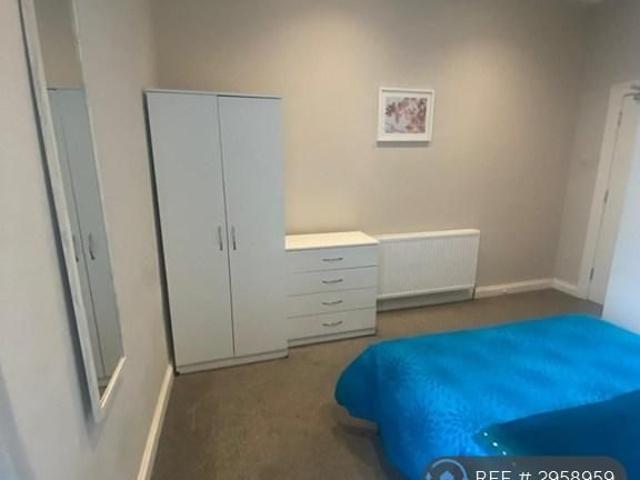 1 bedroom in a house share to rent