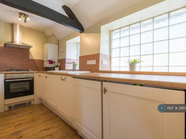 1 bedroom in a house share to rent