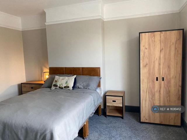 1 bedroom in a house share to rent