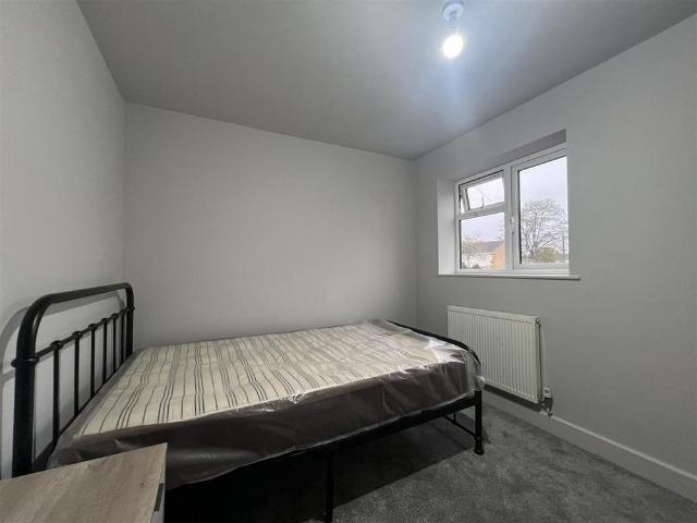 1 bedroom in a house share to rent