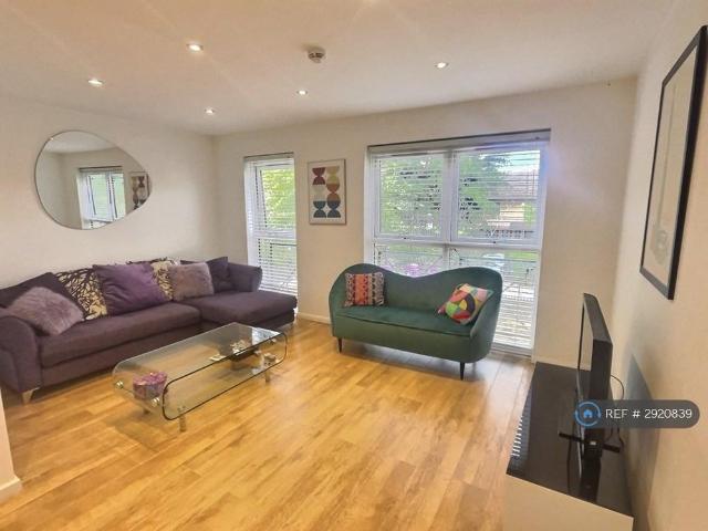 1 bedroom in a house share to rent