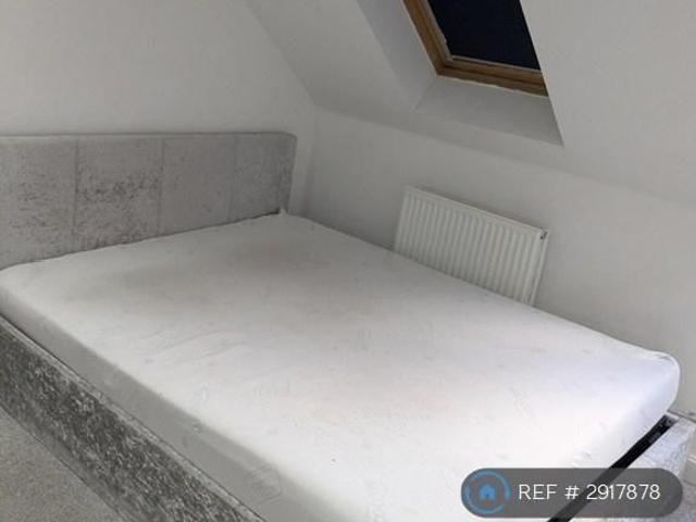 1 bedroom in a house share to rent