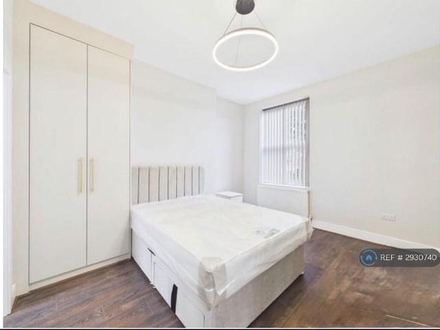 1 bedroom in a house share to rent