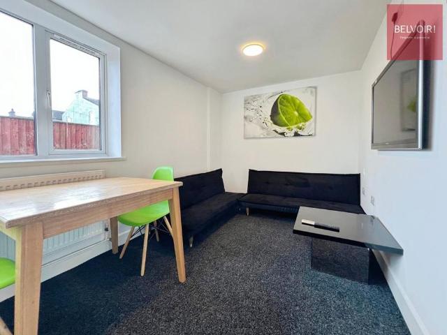 1 bedroom in a house share to rent