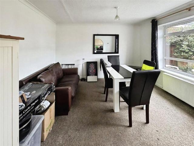 1 bedroom in a house share to rent