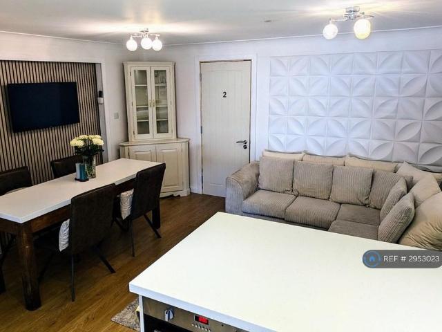 1 bedroom in a house share to rent