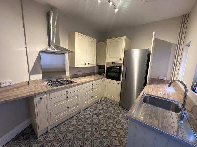 1 bedroom in a house share to rent