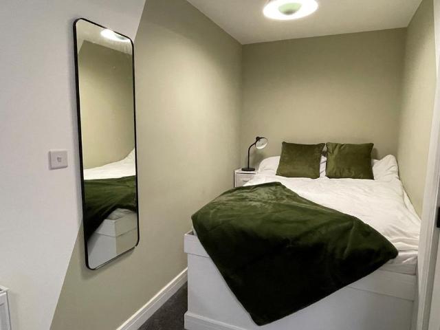 1 bedroom in a house share to rent
