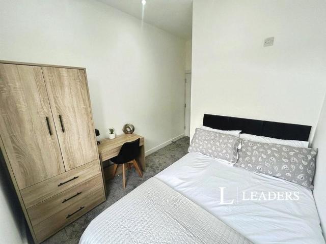 1 bedroom in a house share to rent