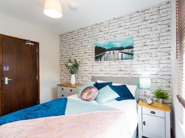 1 bedroom in a house share to rent