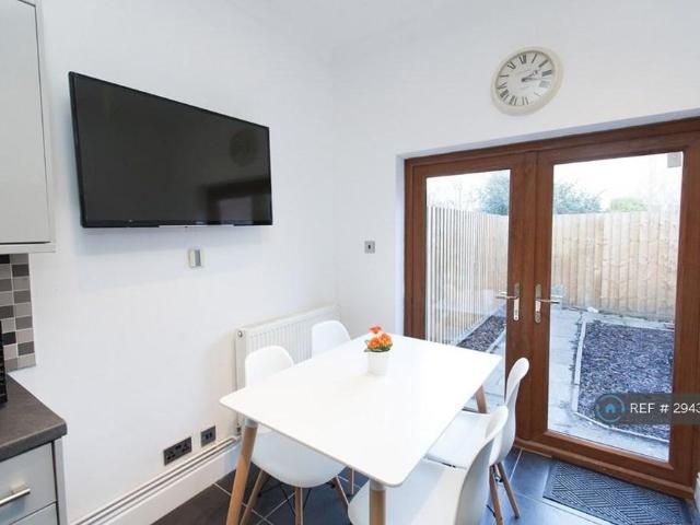 1 bedroom in a house share to rent